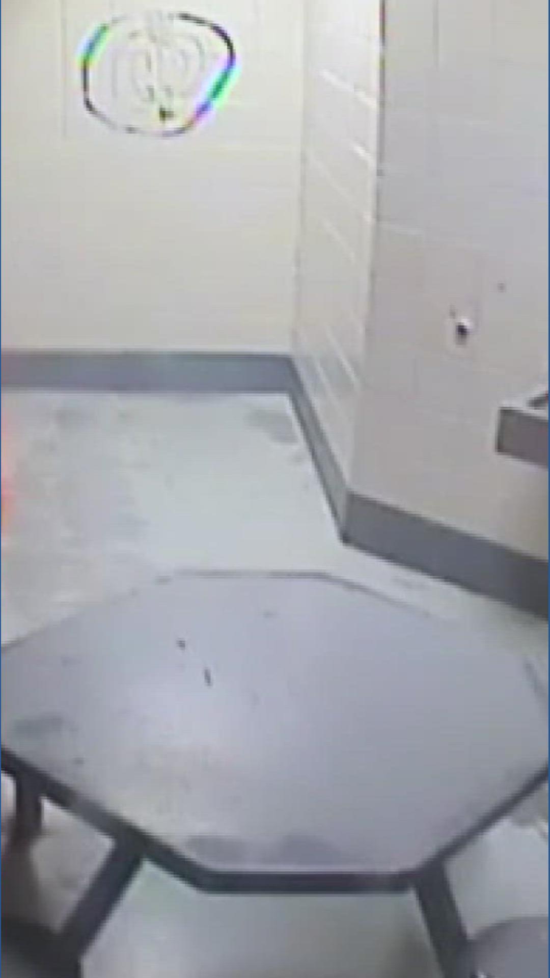 Footage shows inmate stabbing Sebastian County deputy | 5newsonline.com