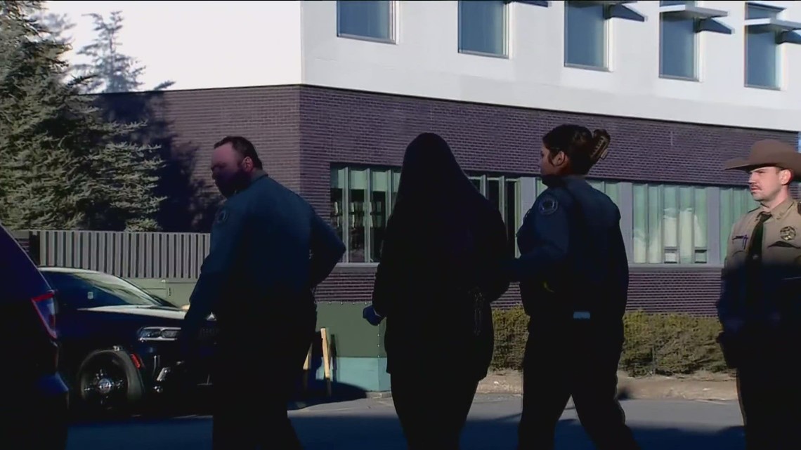 Shawna Cash gets life in prison for murder of officer Kevin Apple ...