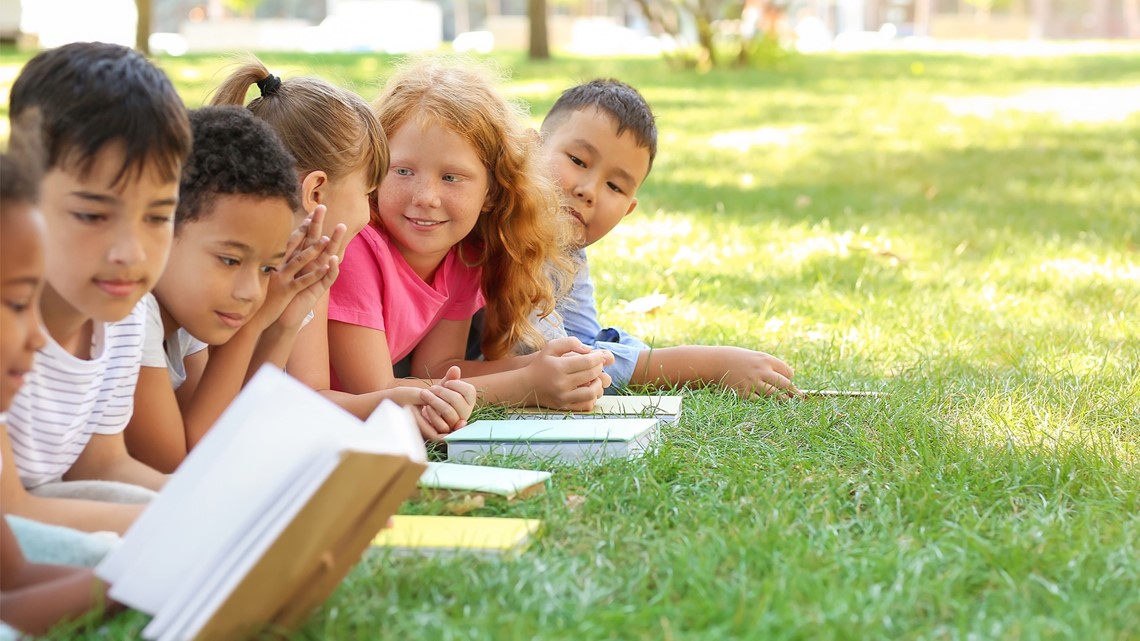 Organización sin fines de lucro realiza programa bilingüe de lectura de ...