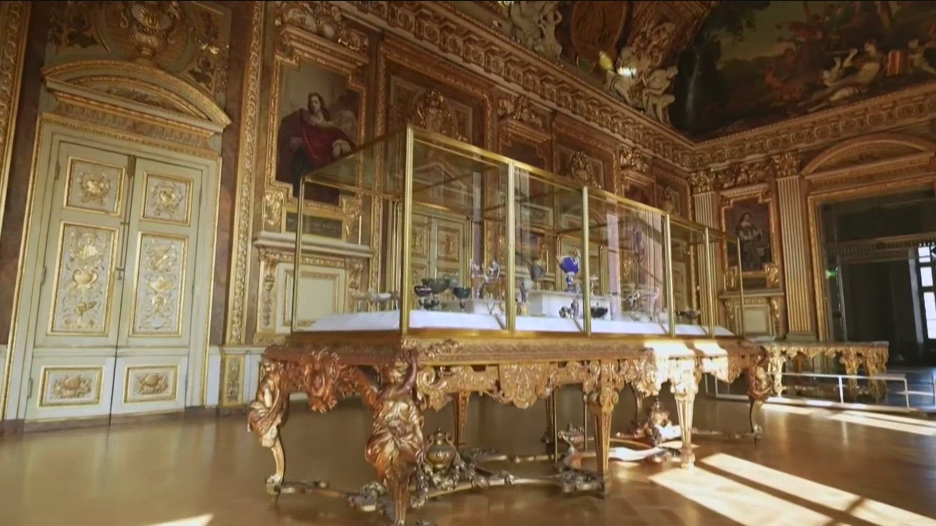 Napoleon-era jewels stolen from Louvre Museum in Paris | 5newsonline.com