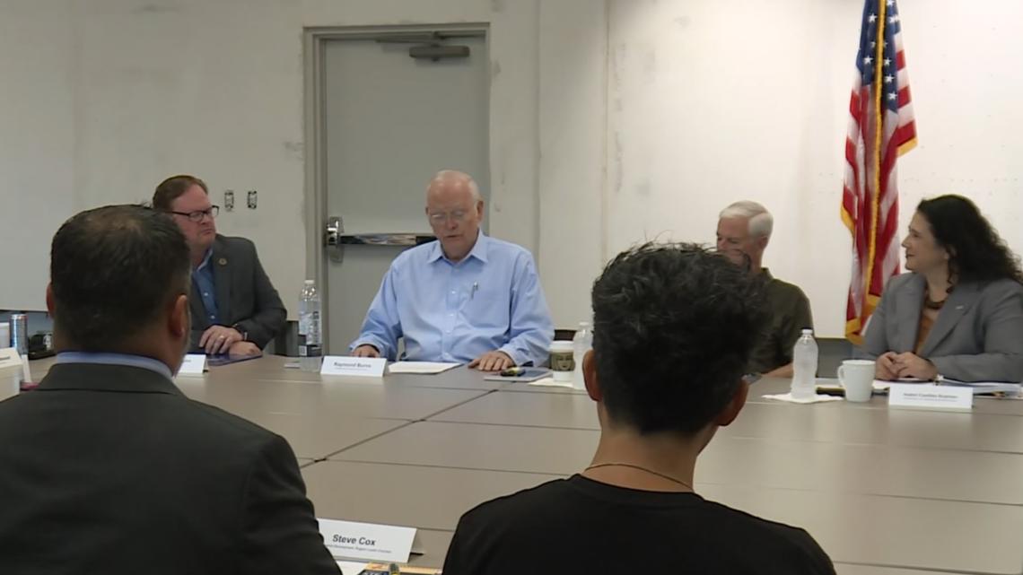 Federal leader discusses recovery with Rogers small businesses ...