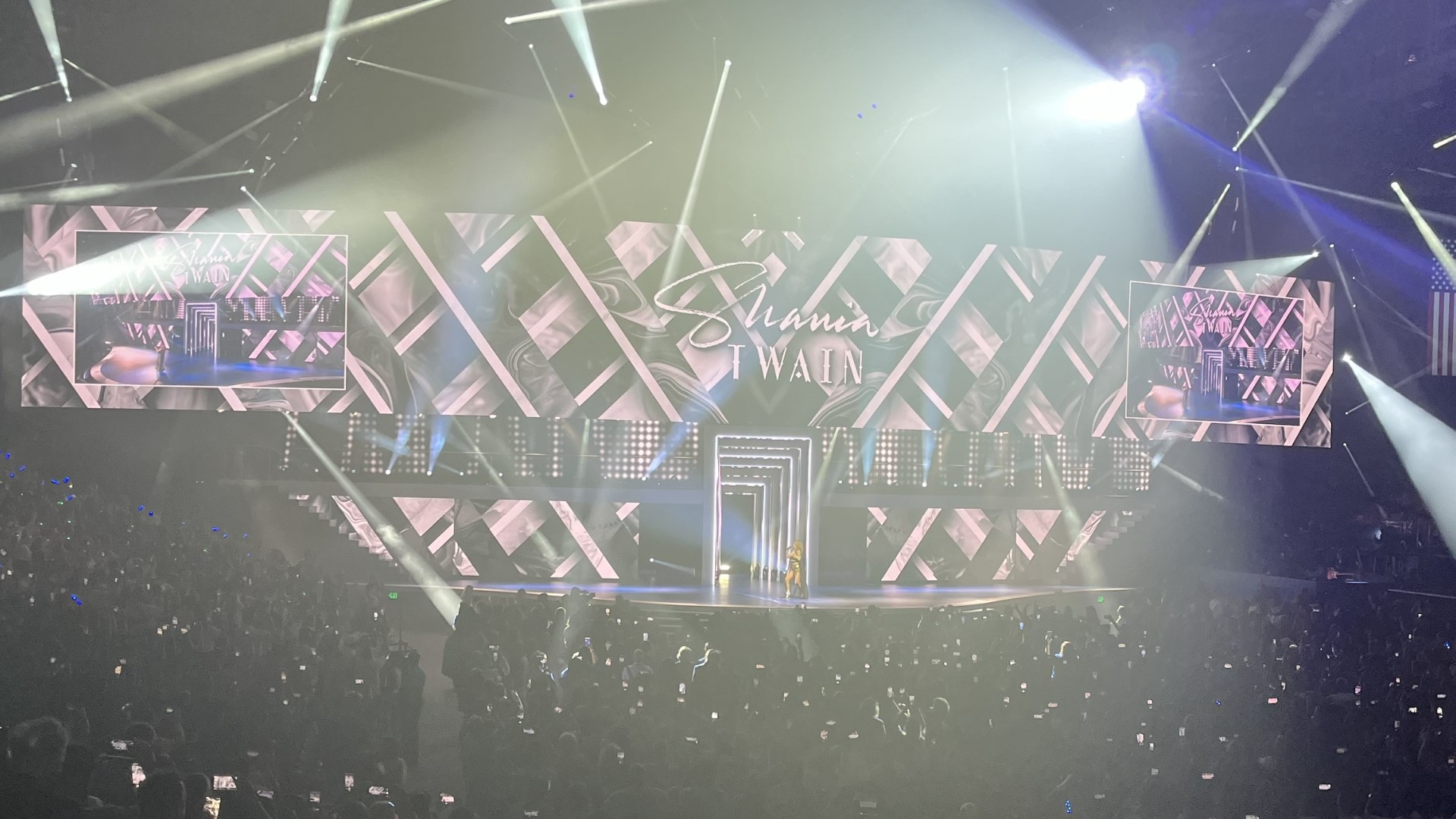 Kevin Hart hosts 2023 Walmart Associates Celebration | 5newsonline.com