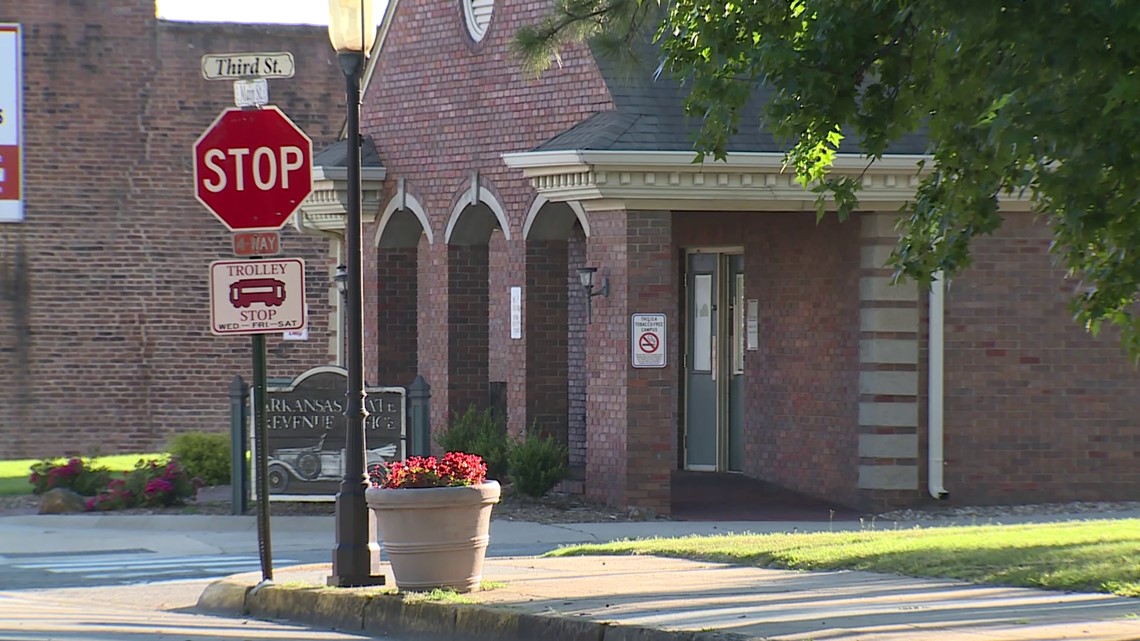 Man shot at Lyft driver in Van Buren, fled on foot | 5newsonline.com