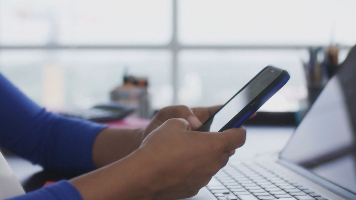 Parents evaluate screen time during Mental Health Month | 5newsonline.com
