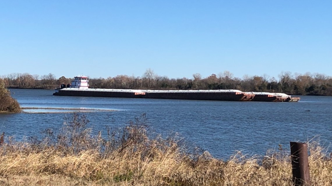 Coast Guard notified after barge in Fort Smith runs aground ...