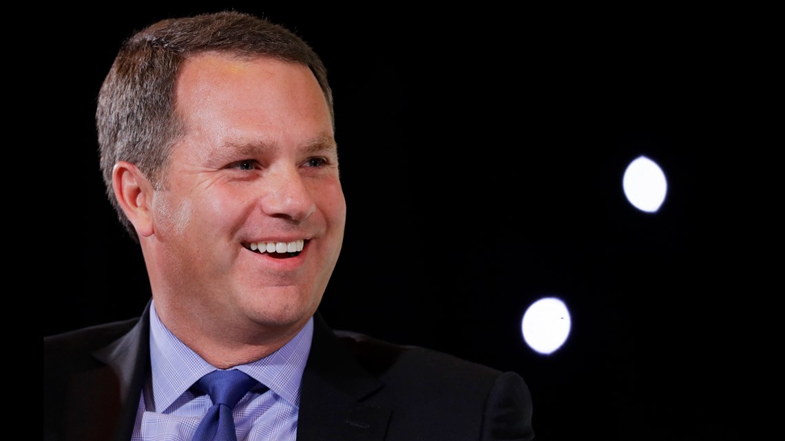 Walmart CEO's total compensation falls to $25.3M | 5newsonline.com