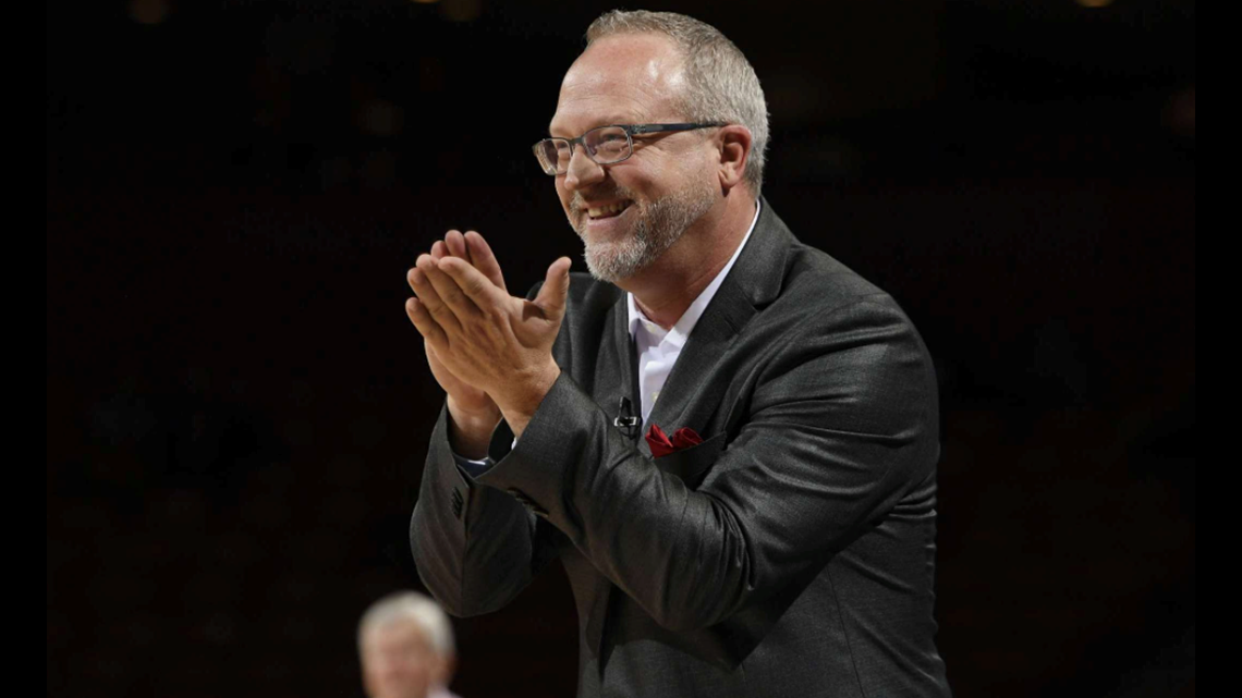 Mike Neighbors moves to WNBA after resigning from Arkansas - SandJack TV