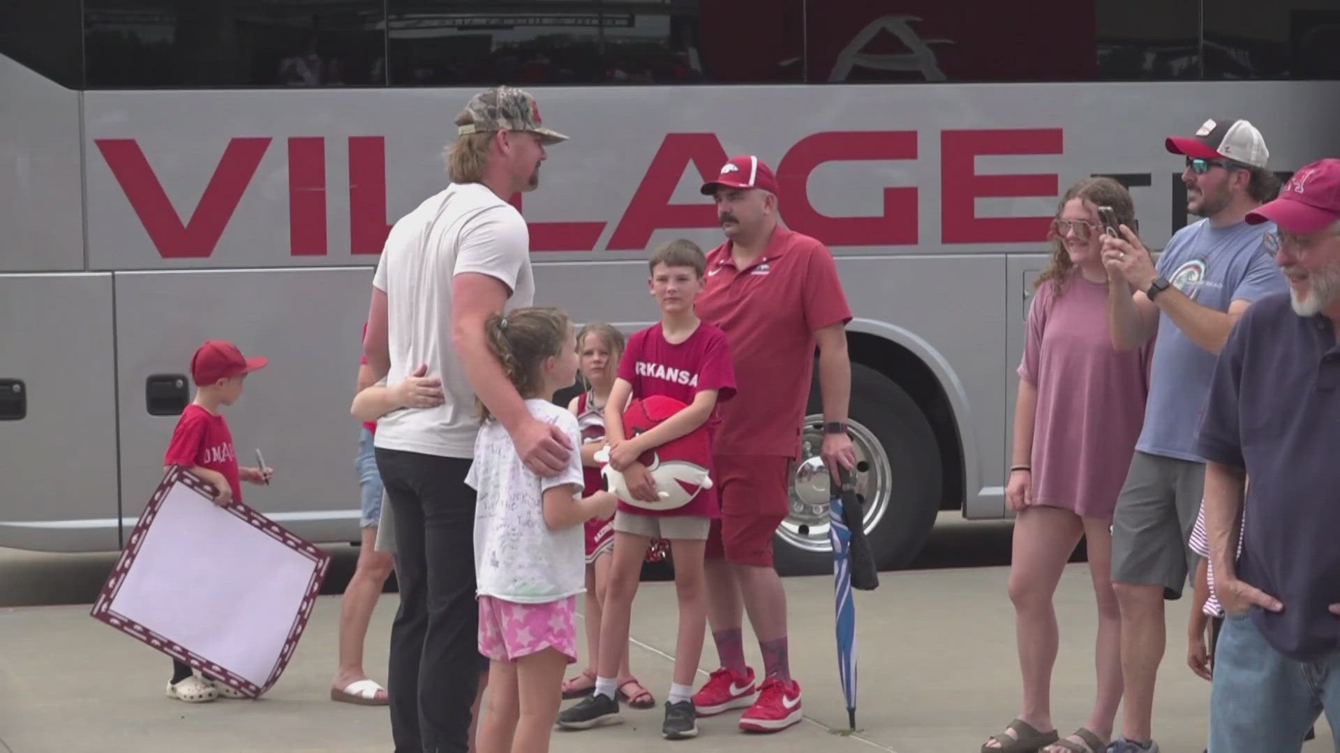Razorback baseball team heading to Kansas for NCAA tournament ...