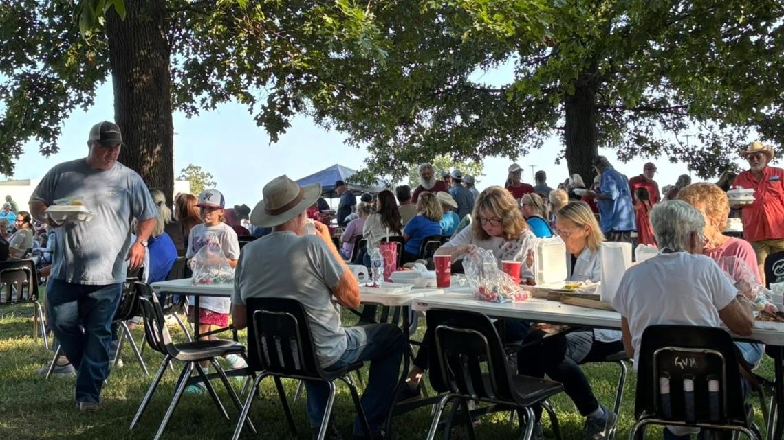 Community supports family of Devil's Den homicide victims | 5newsonline.com