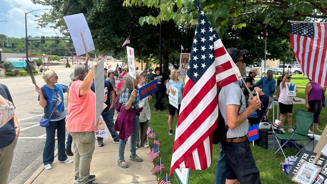 Photos: 'No Kings' protests in Northwest Arkansas | 5newsonline.com