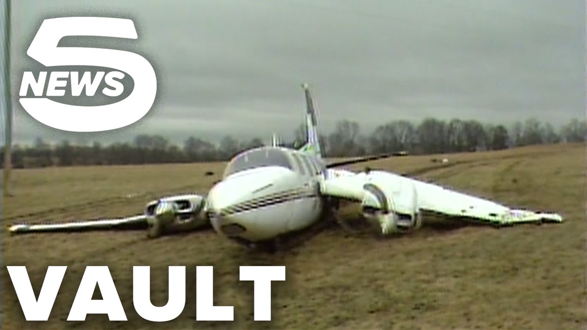 AIDS, pride parade bomb, Jim Walton plane crash (1985) | 5NEWS Vault ...