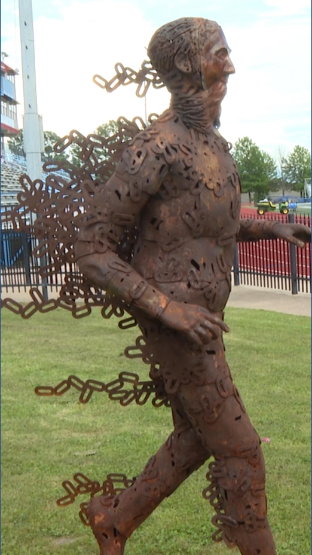 Southside High School unveils statues of longtime track coach ...