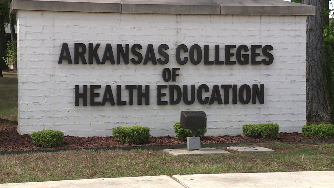 First group of Arkansas College of Osteopathic Medicine students enter ...