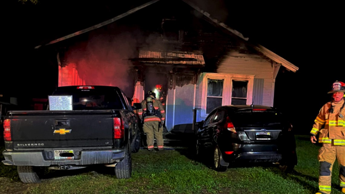 Fire crews work to put out house fire at Sulphur Springs | 5newsonline.com