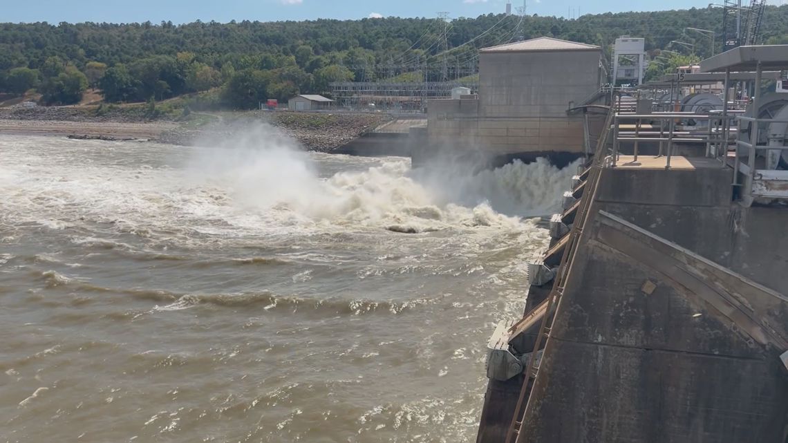 Due to miter gate damage, USACE closes the Dardanelle Lock ...