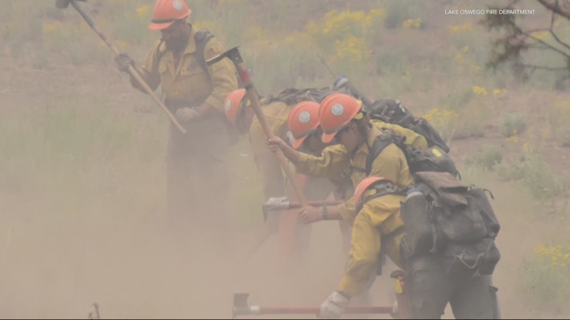 Firefighters from across US fighting Bootleg Fire in S. Oregon | wthr.com