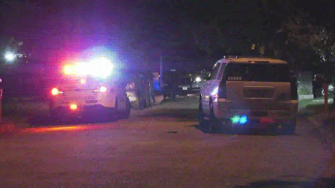 Houston, Texas crime: 2 shot during botched robbery of family | 10tv.com