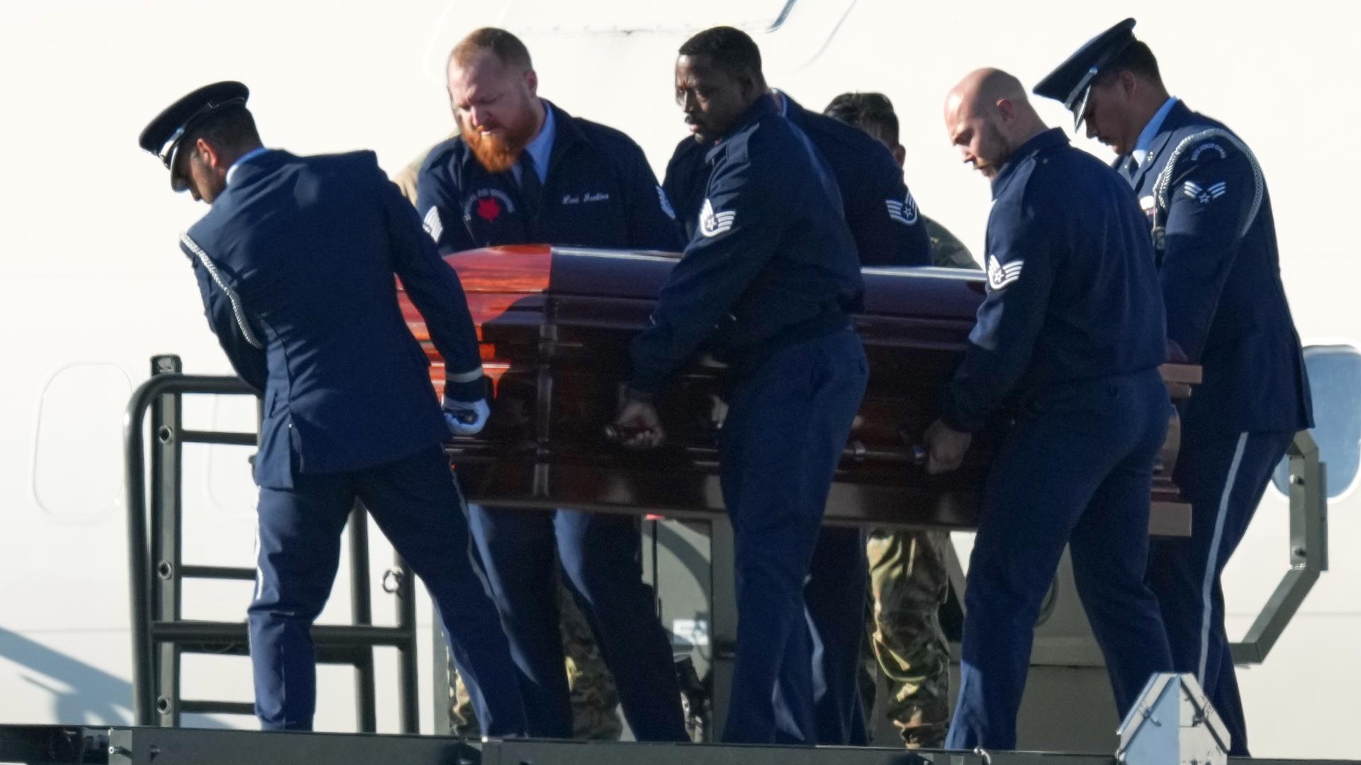 Vance flies to Arizona with Charlie Kirk's casket aboard Air Force Two ...