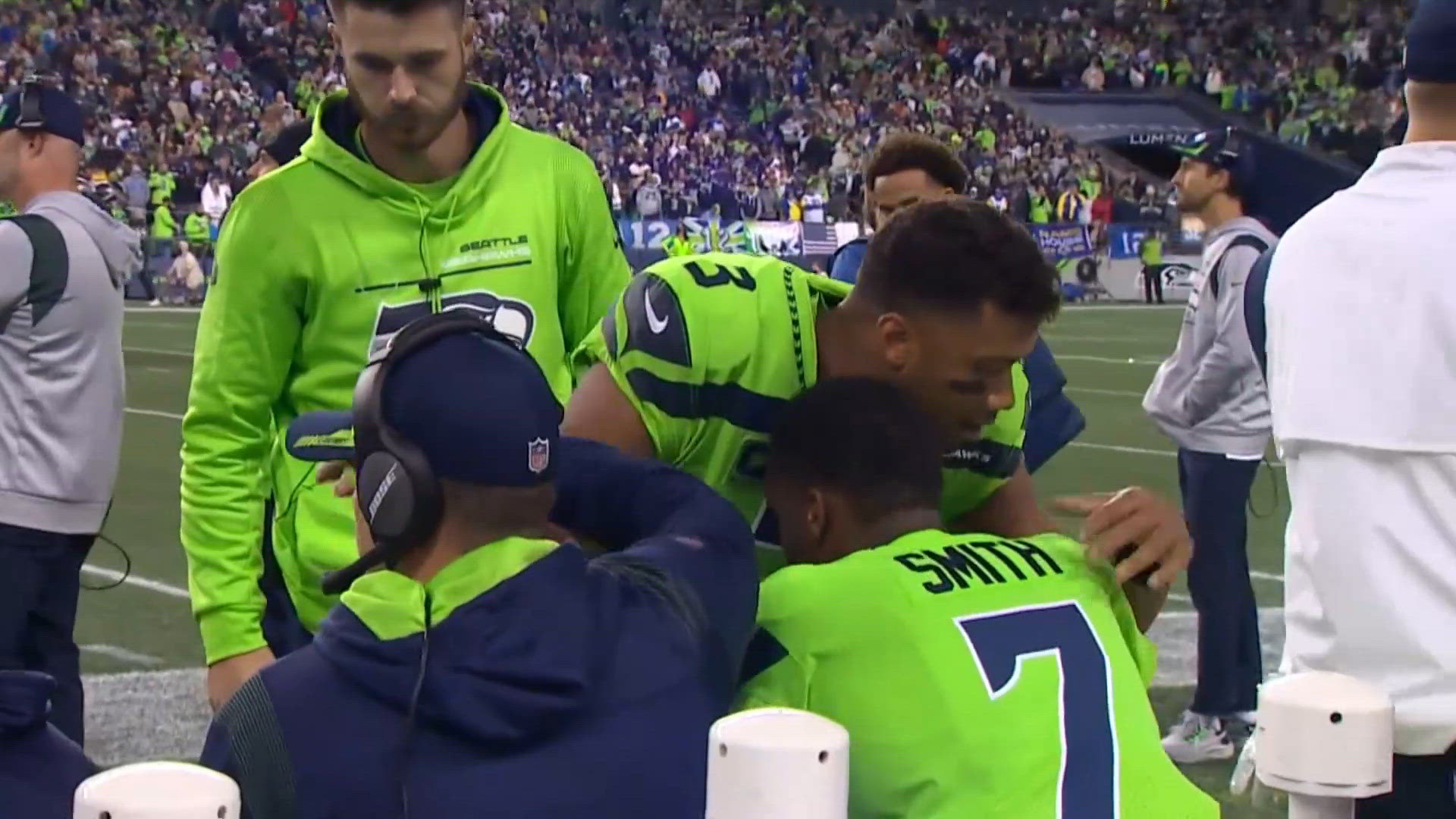 Russell Wilson announces move to CBS Sports in apparent retirement ...