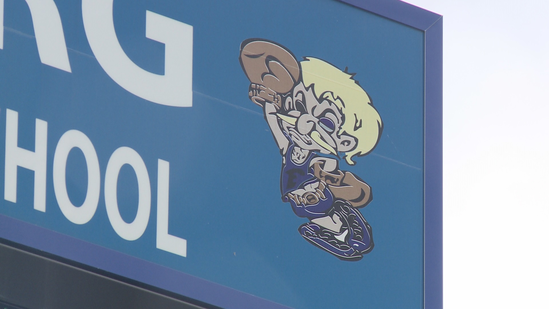 Freeburg school votes to keep Midget mascot | wqad.com