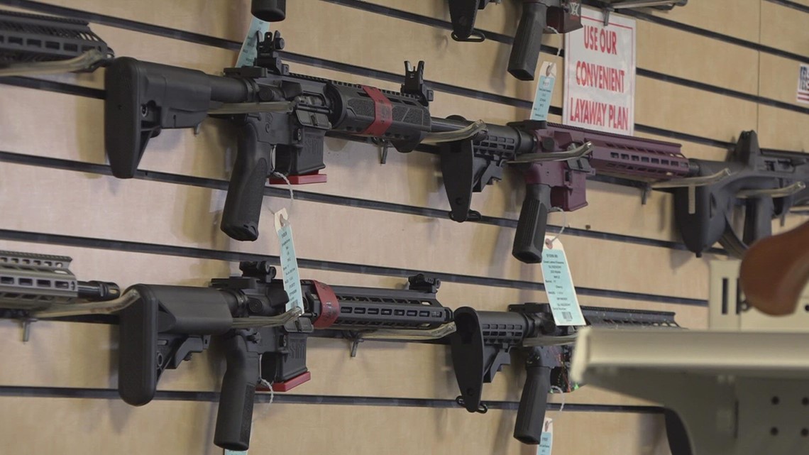 Assault weapons ban passed in Illinois | wqad.com