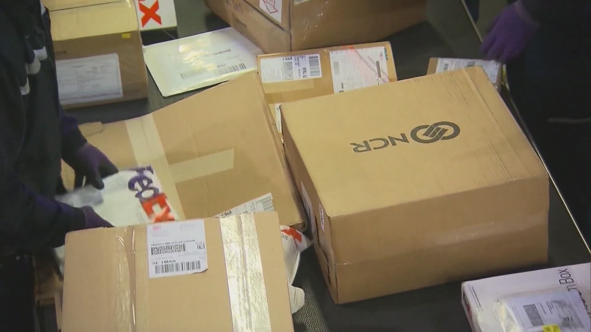 Holiday shipping deadlines for 2025: FedEx, UPS and USPS dates | 10tv.com