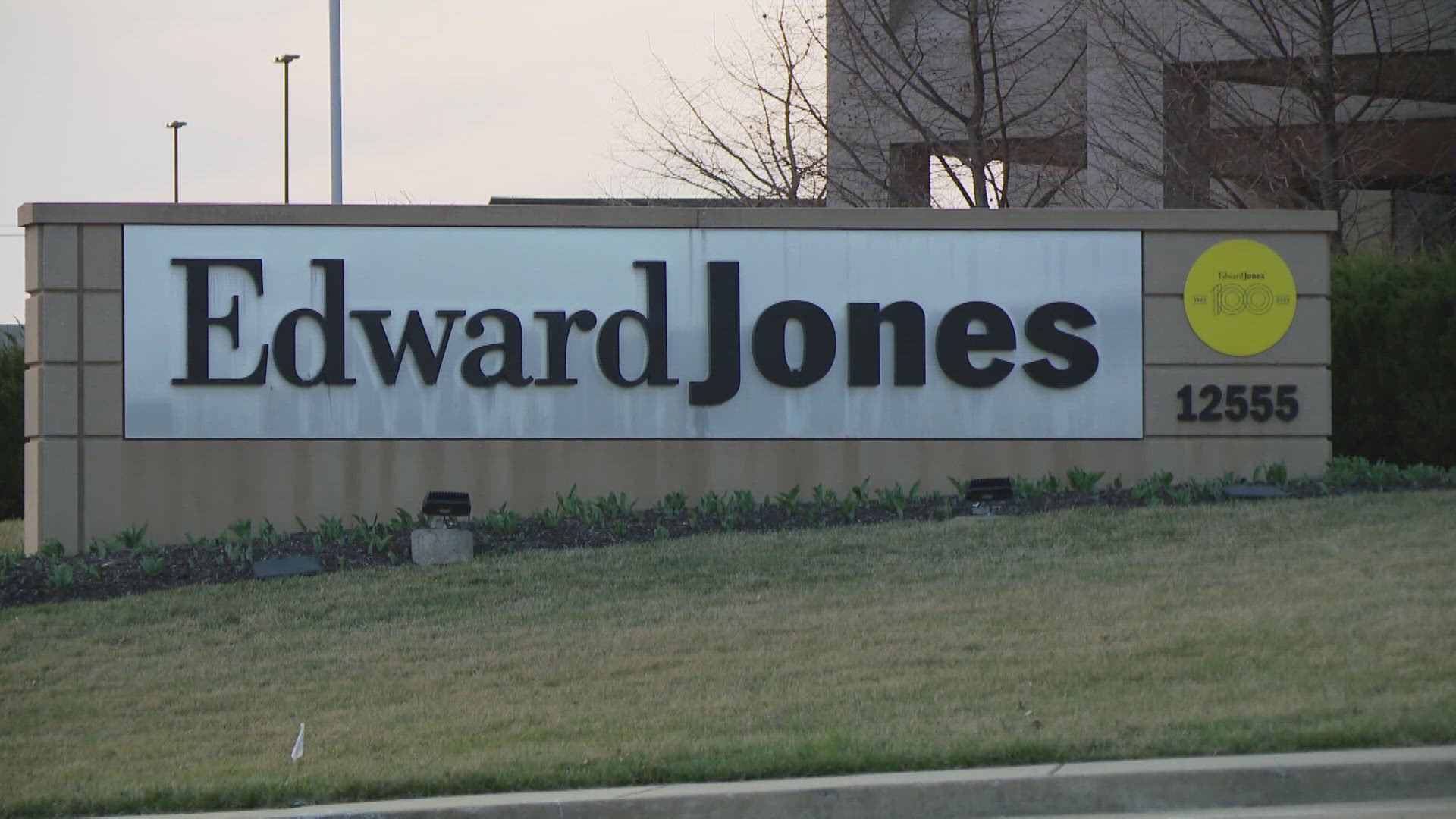Edward Jones reveals number of layoffs | wqad.com