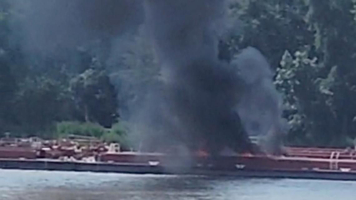 Helicopter crash on Mississippi River barge kills 2 near Alton ...