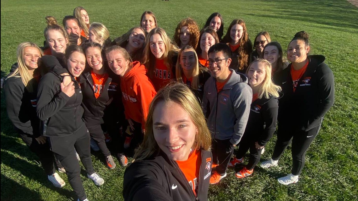 NCAA women's basketball team bus burglarized near Gateway Arch | wthr.com