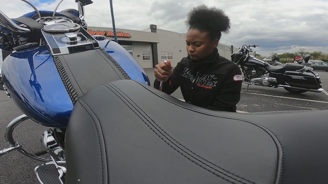 St. Louis woman becomes first Black female Harley-Davidson tech | fox43.com