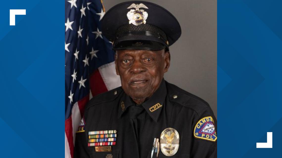 Oldest police officer dies at 95 | 5newsonline.com