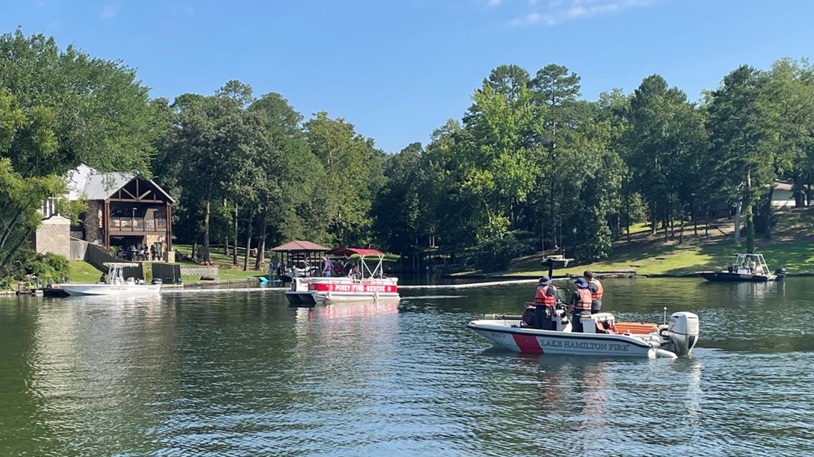 Plane crashes into Lake Hamilton, officials say | 5newsonline.com