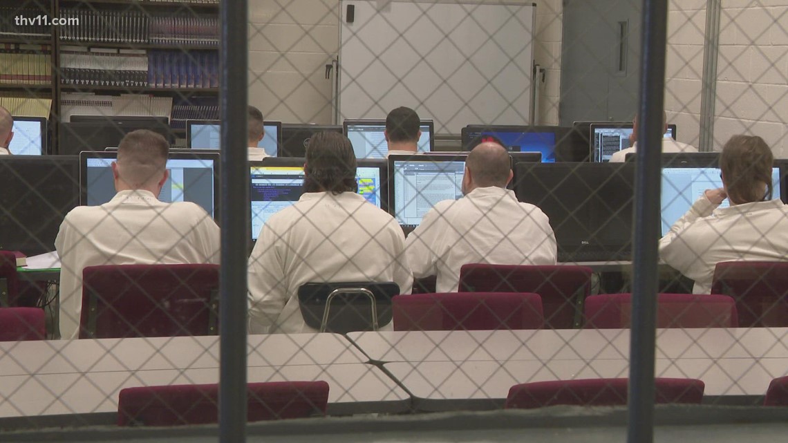 Arkansas inmates work to earn college degrees | 5newsonline.com