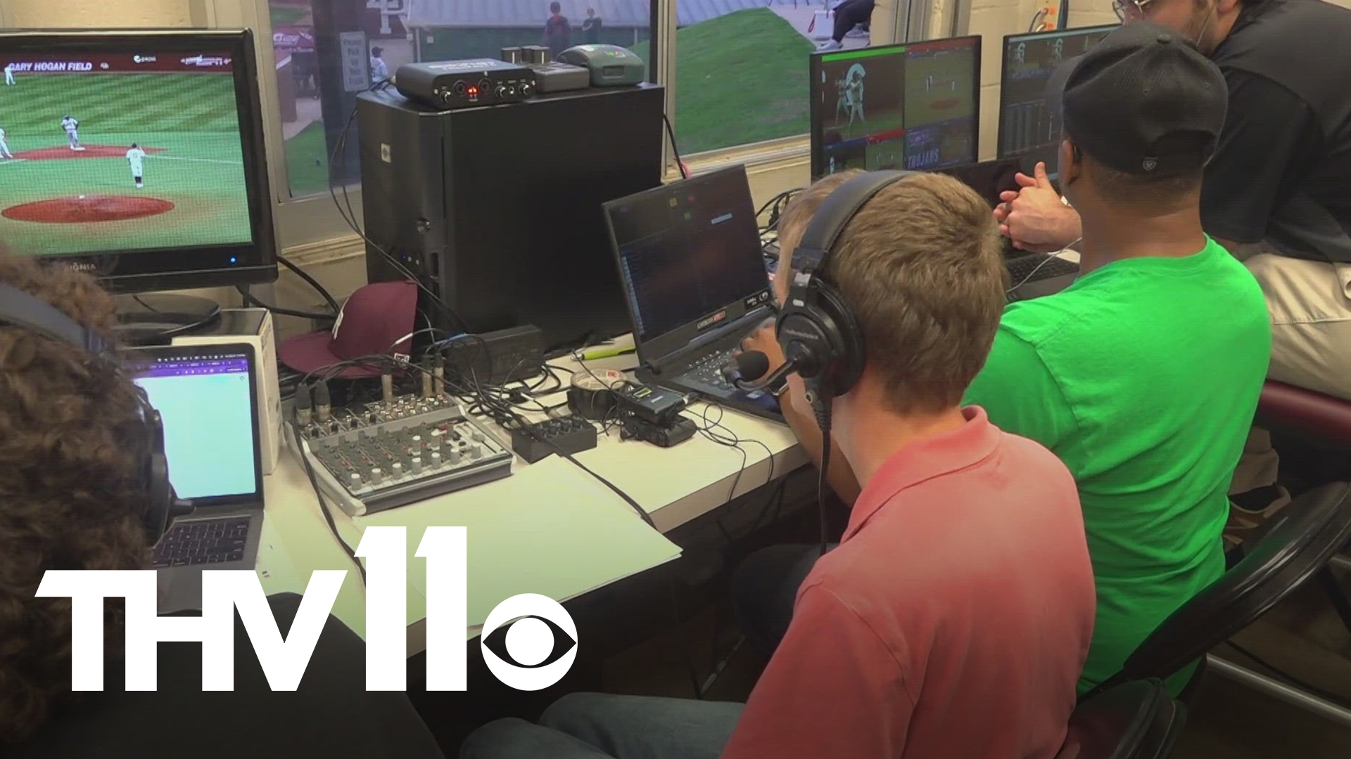 Blind Arkansas student fulfills dream of calling baseball game ...