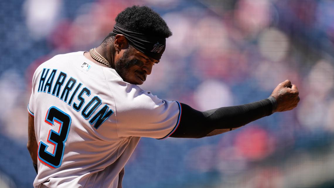 Former MLB outfielder Monte Harrison commits to Arkansas football ...