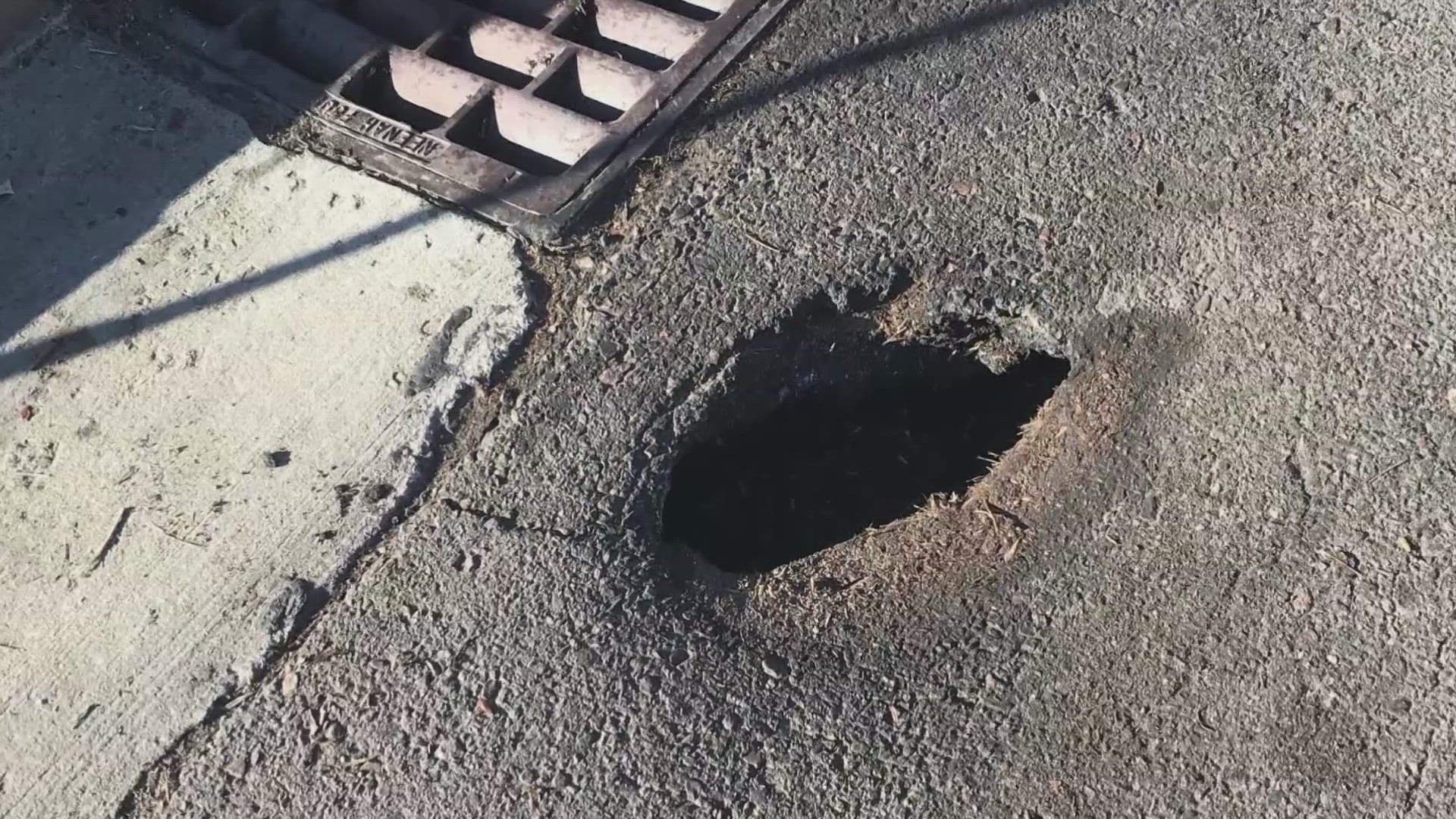 Pothole patching in minutes: Iowa DOT introduces pothole-filling truck ...
