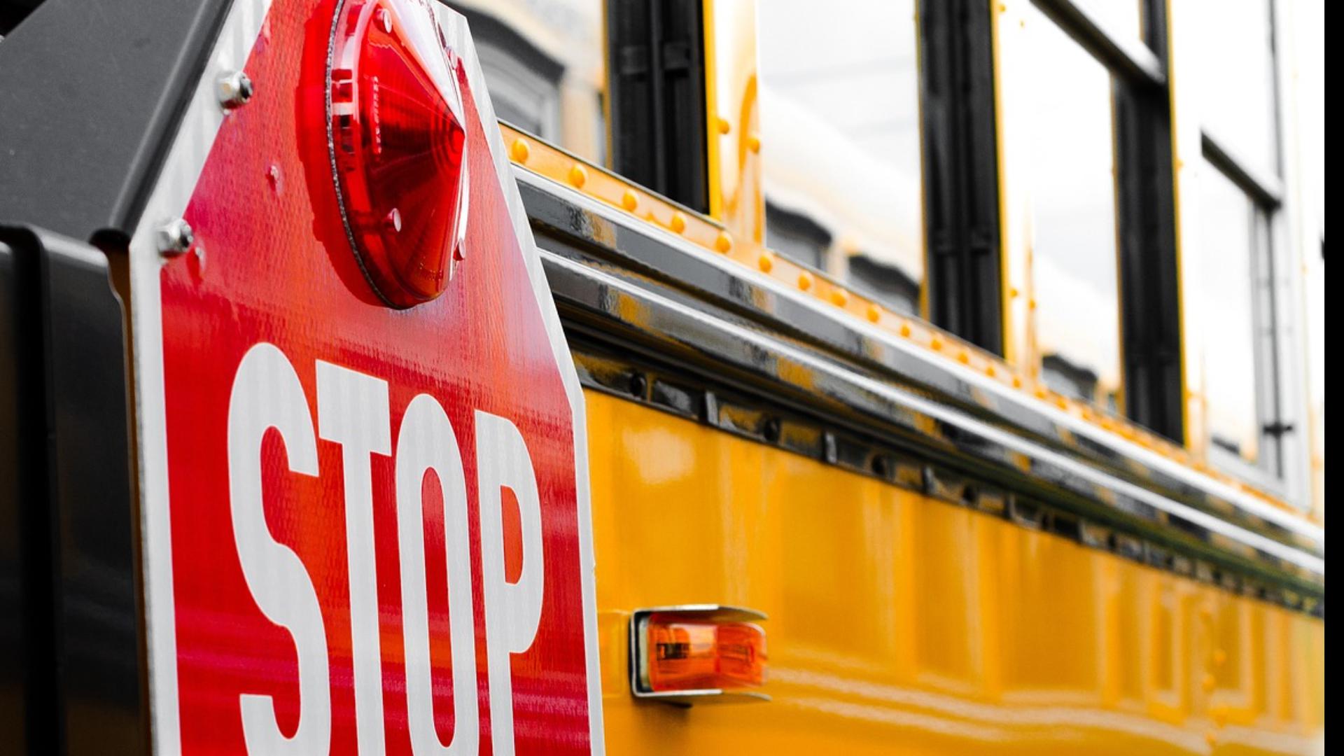 Two children injured after school bus crashes into pole in Memphis ...