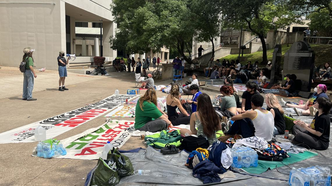 UT Austin protest: All arrested on April 29 now out of jail | wqad.com
