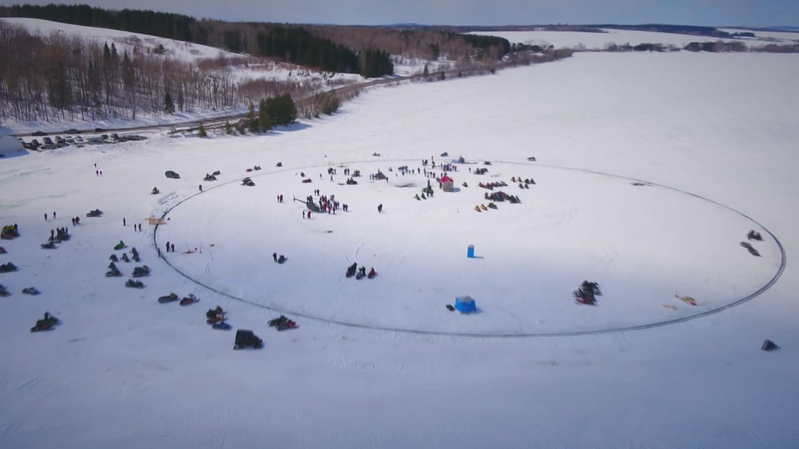 Maine group sets new record for world's largest ice carousel | wthr.com