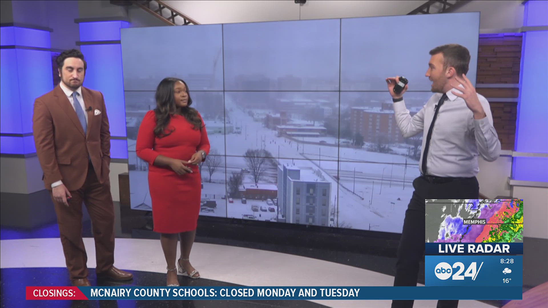 Balkan truck drivers block border crossing in protest of EU entry rules ...