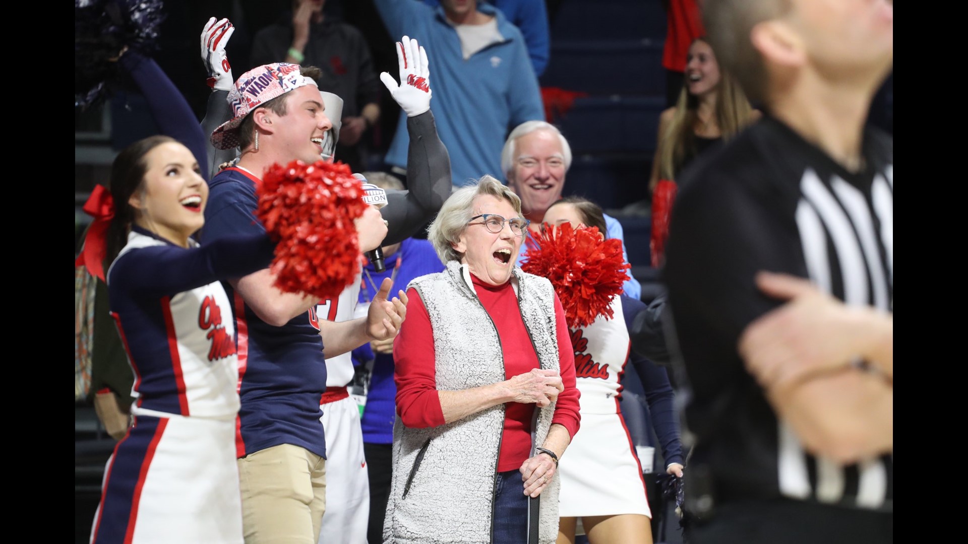 WATCH: 86-year-old Ole Miss fan putts 94-feet to win a new car ...