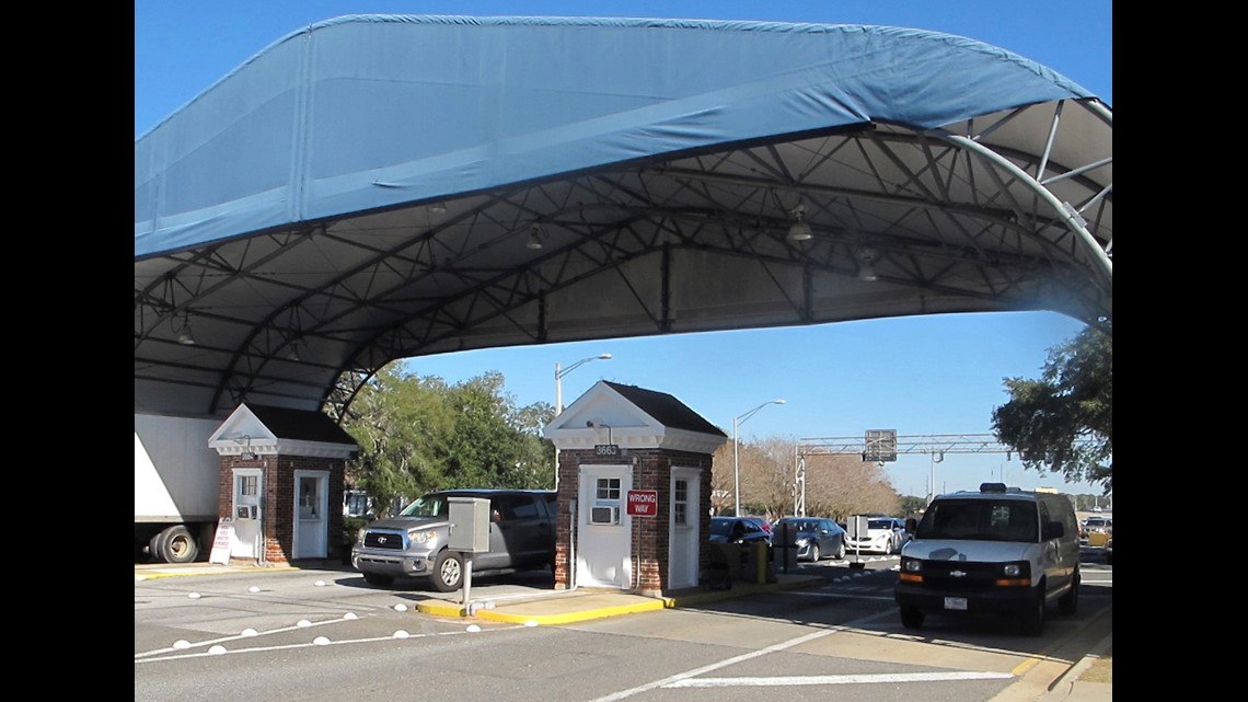 4 dead, including shooter, in gunfire at Florida naval base ...