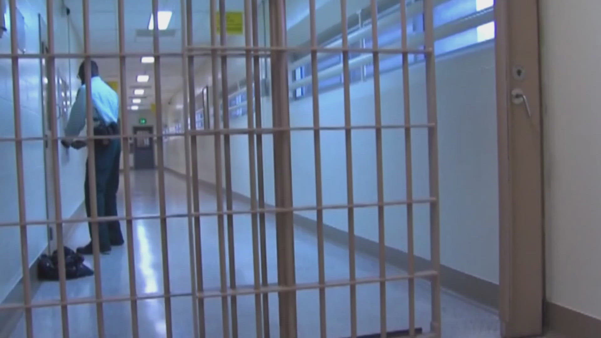 Netflix to acquire Warner Bros. Discovery and HBO Max in $72 billion ...