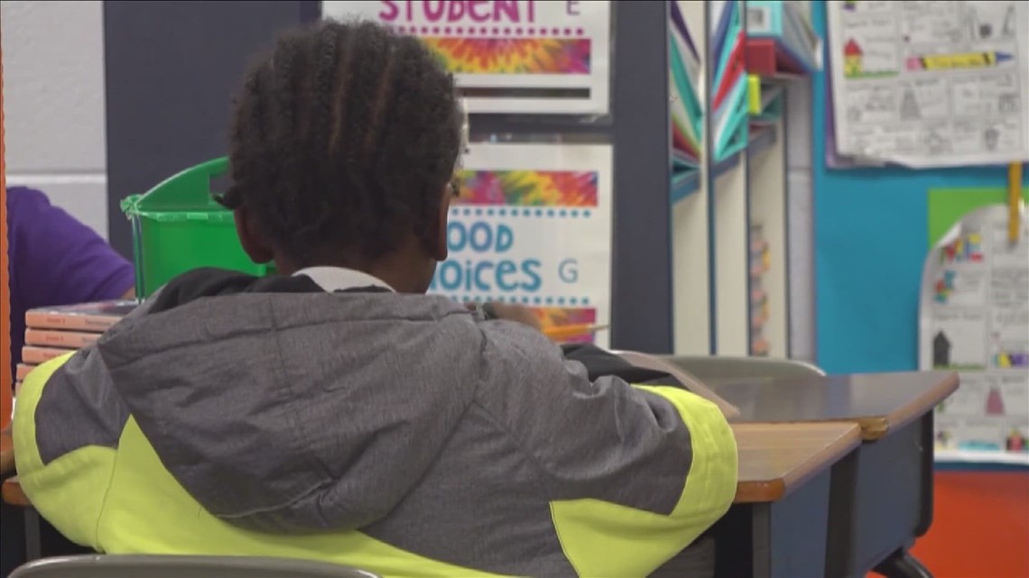 Third-grade teacher worries about class sizes amid retention law | localmemphis.com