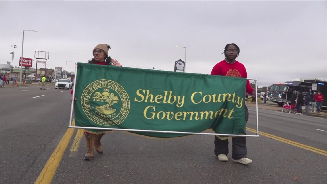 Hickory Hill unites in holiday spirit: community comes together for ...