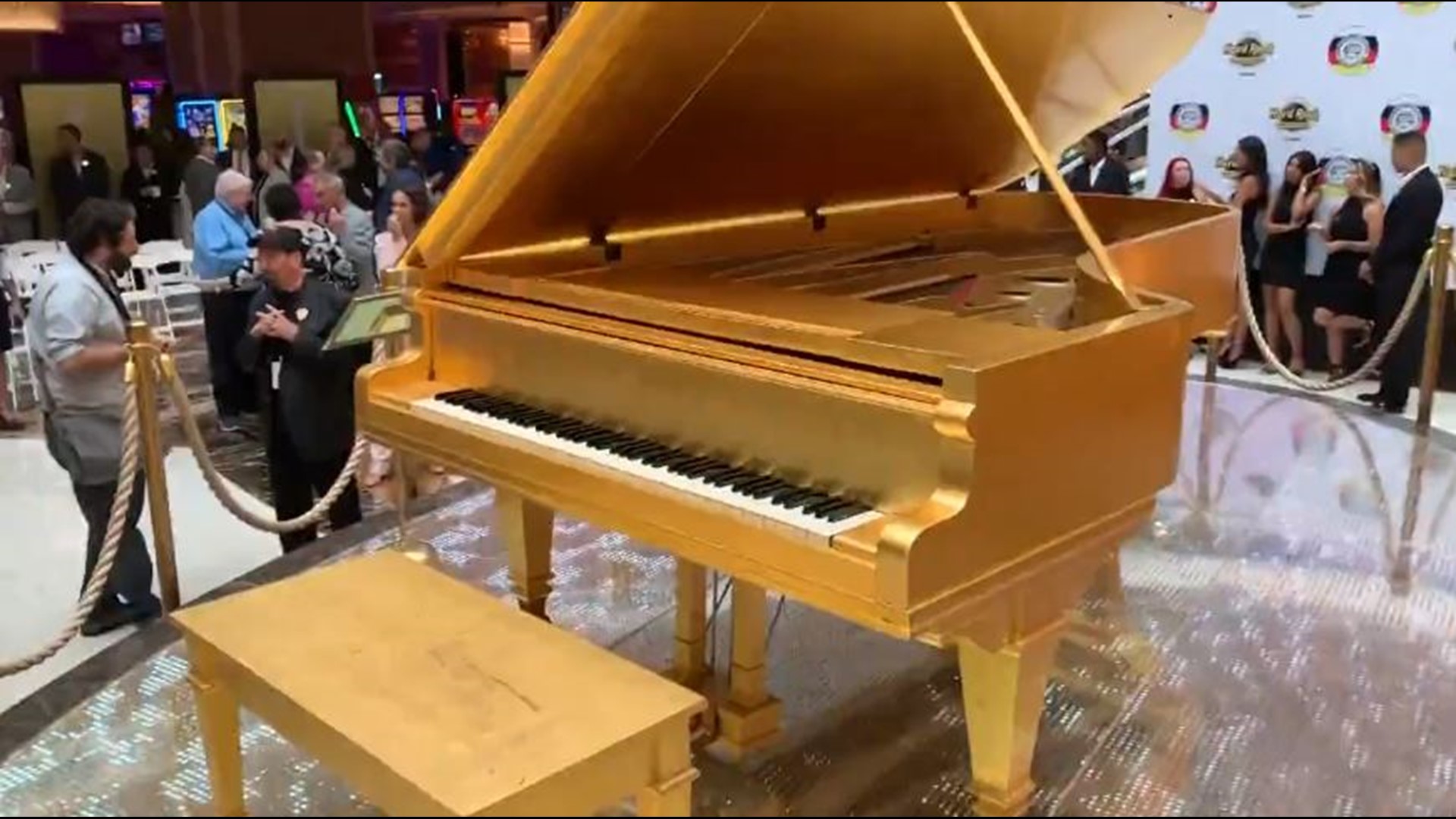 Elvis Presley’s 24-karat gold piano unveiled at Seminole Hard Rock ...