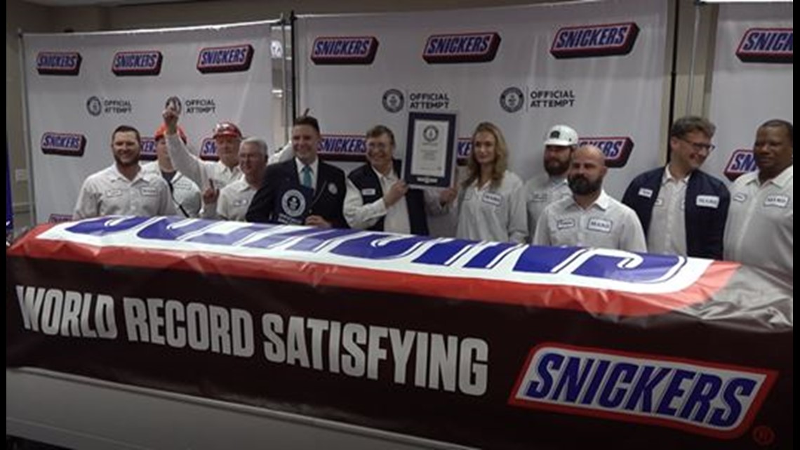 ‘Everything is bigger in Texas’: World’s largest Snickers bar unveiled ...