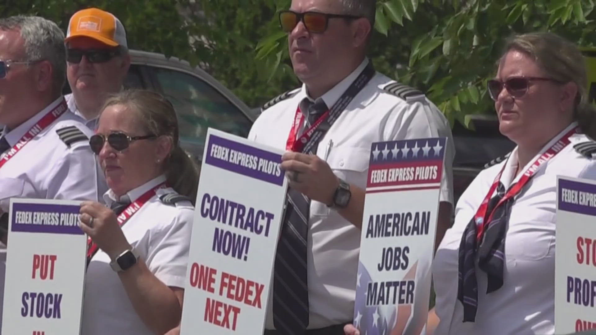 FedEx pilots demonstrate over drawn-out contract negotiations ...