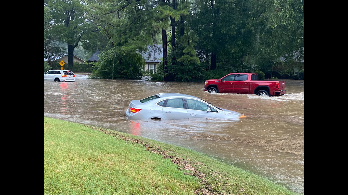 Flash flooding leads to a water rescue, stalled cars in Memphis ...
