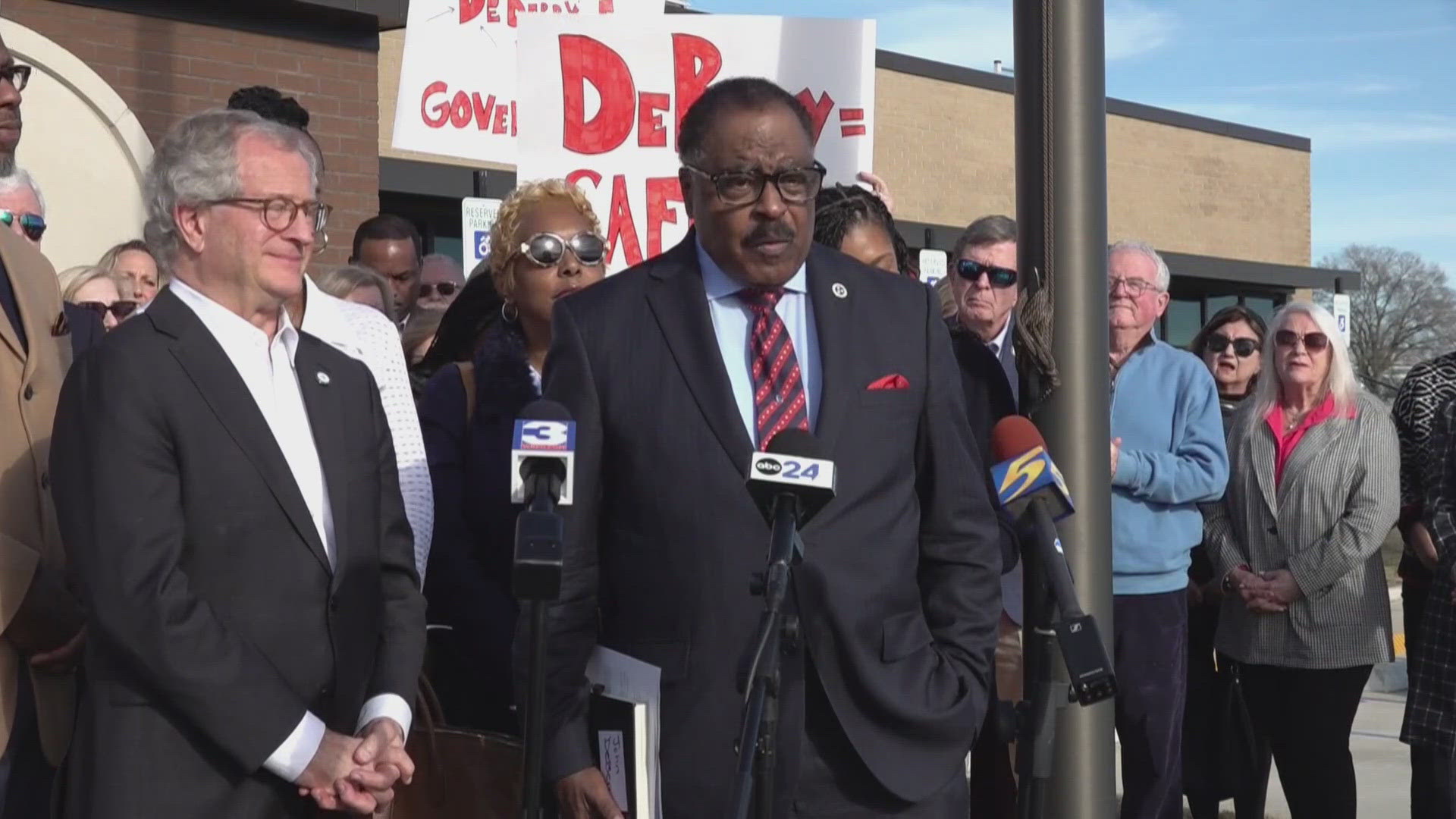 Former Tennessee state Rep. John DeBerry announces run for Shelby ...